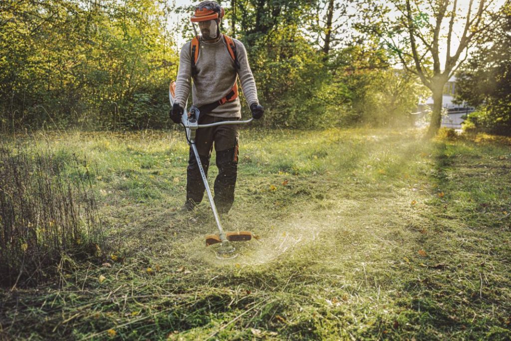 STIHL FSA 200 Cordless Brushcutter - Battery-Powered Tool