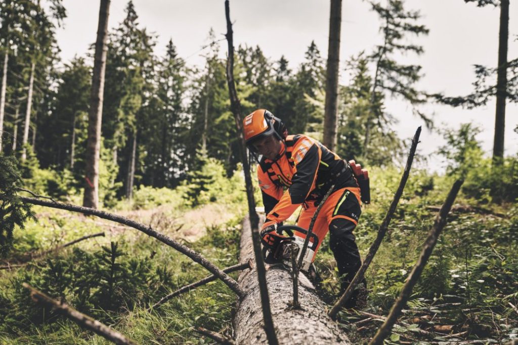 Stihl MS 400‑1 Petrol Chainsaw – 64 cc Pro